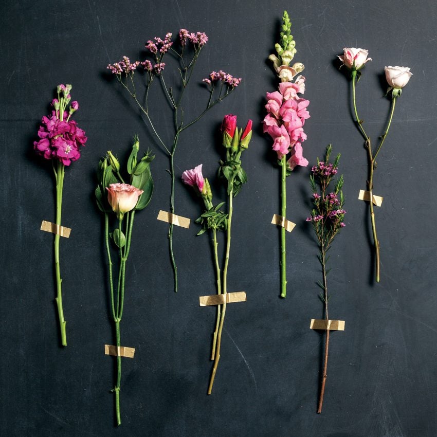 In Full Bloom: Five Stunning Wedding Bouquets by Color Scheme