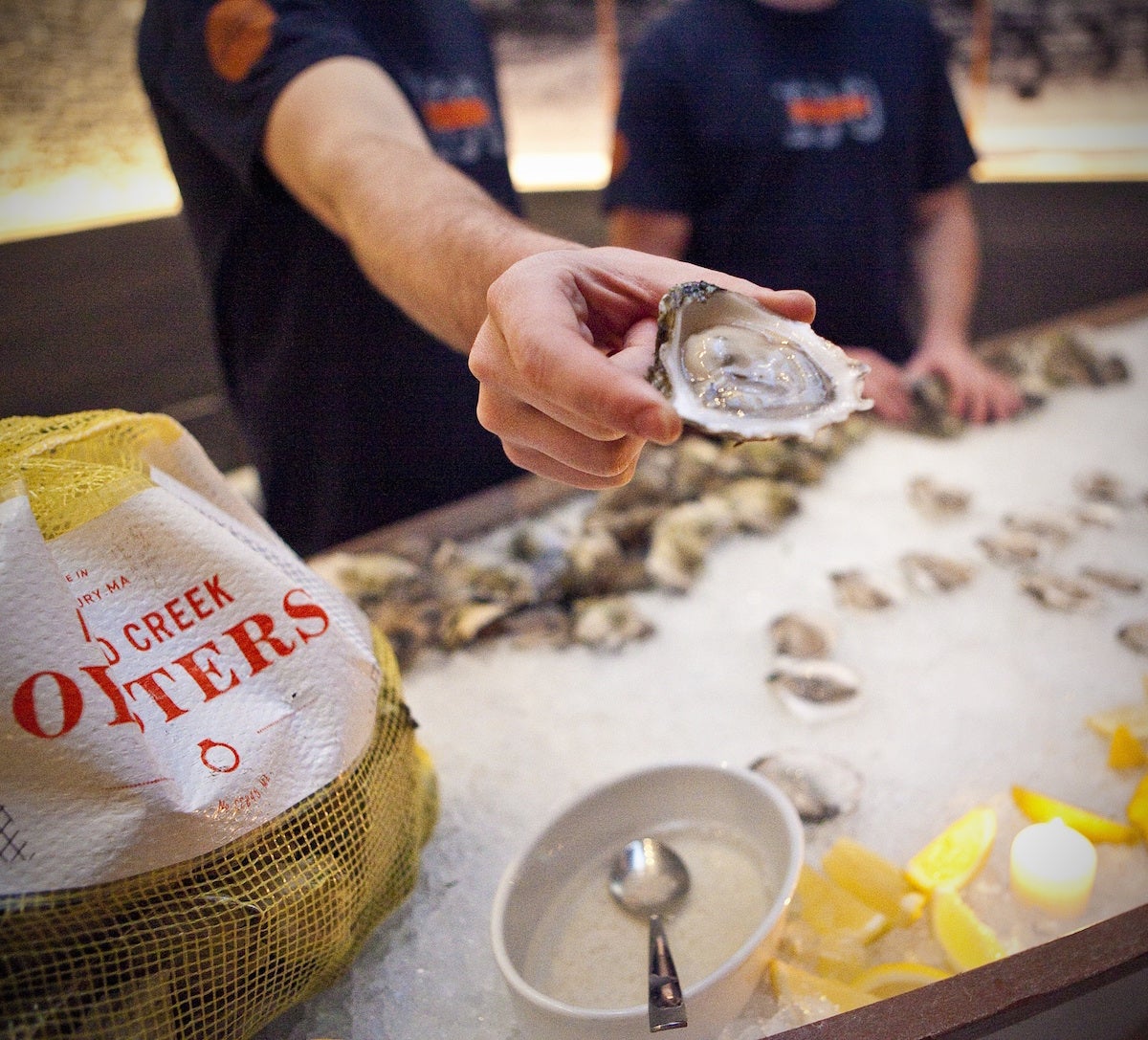 Having a Raw Bar at Your Reception - Boston Magazine