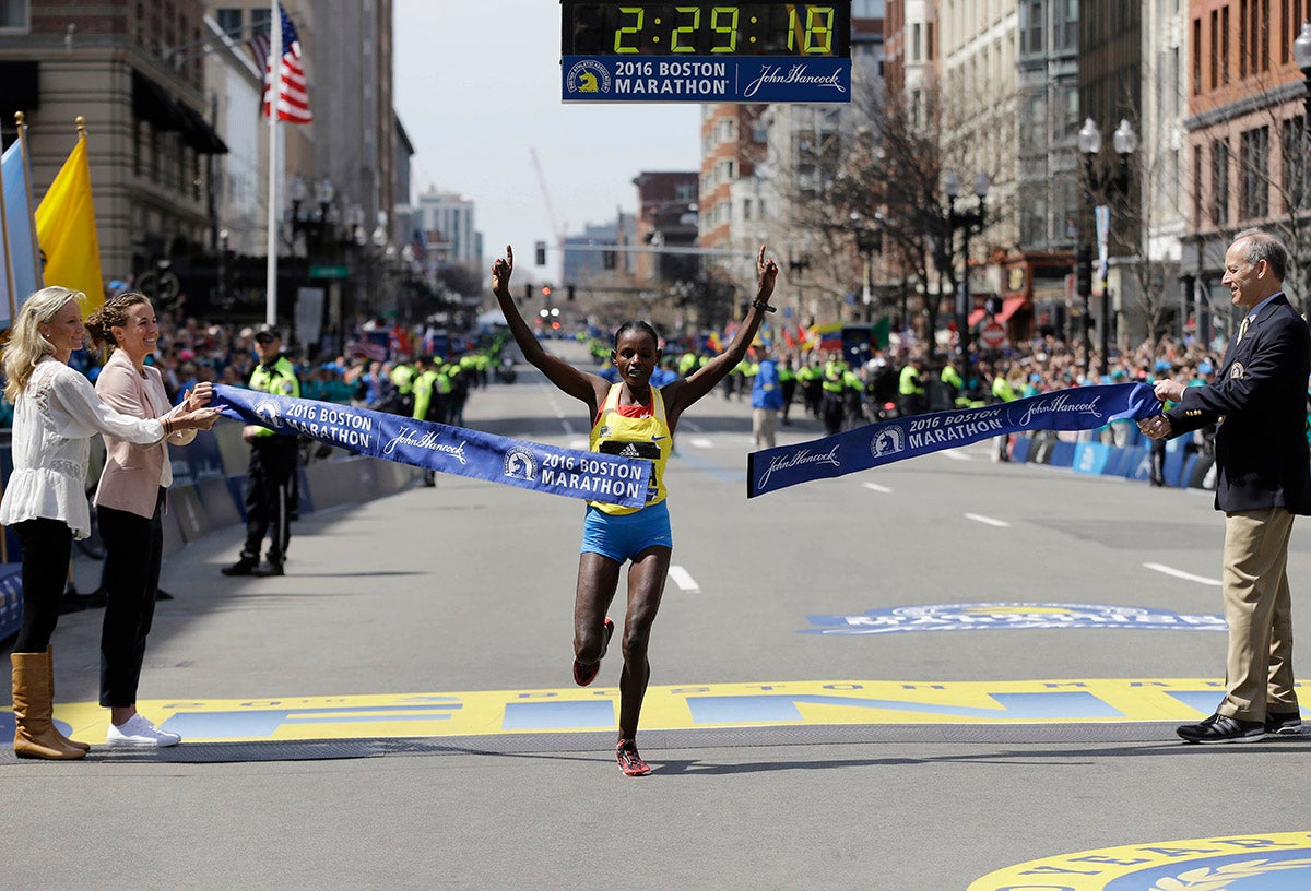 Atsede Baysa Gives Marathon Trophy to Bobbi Gibb
