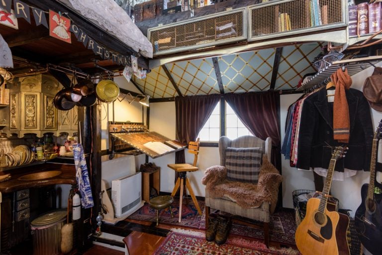 Peek Inside This Tiny House Decorated for Christmas