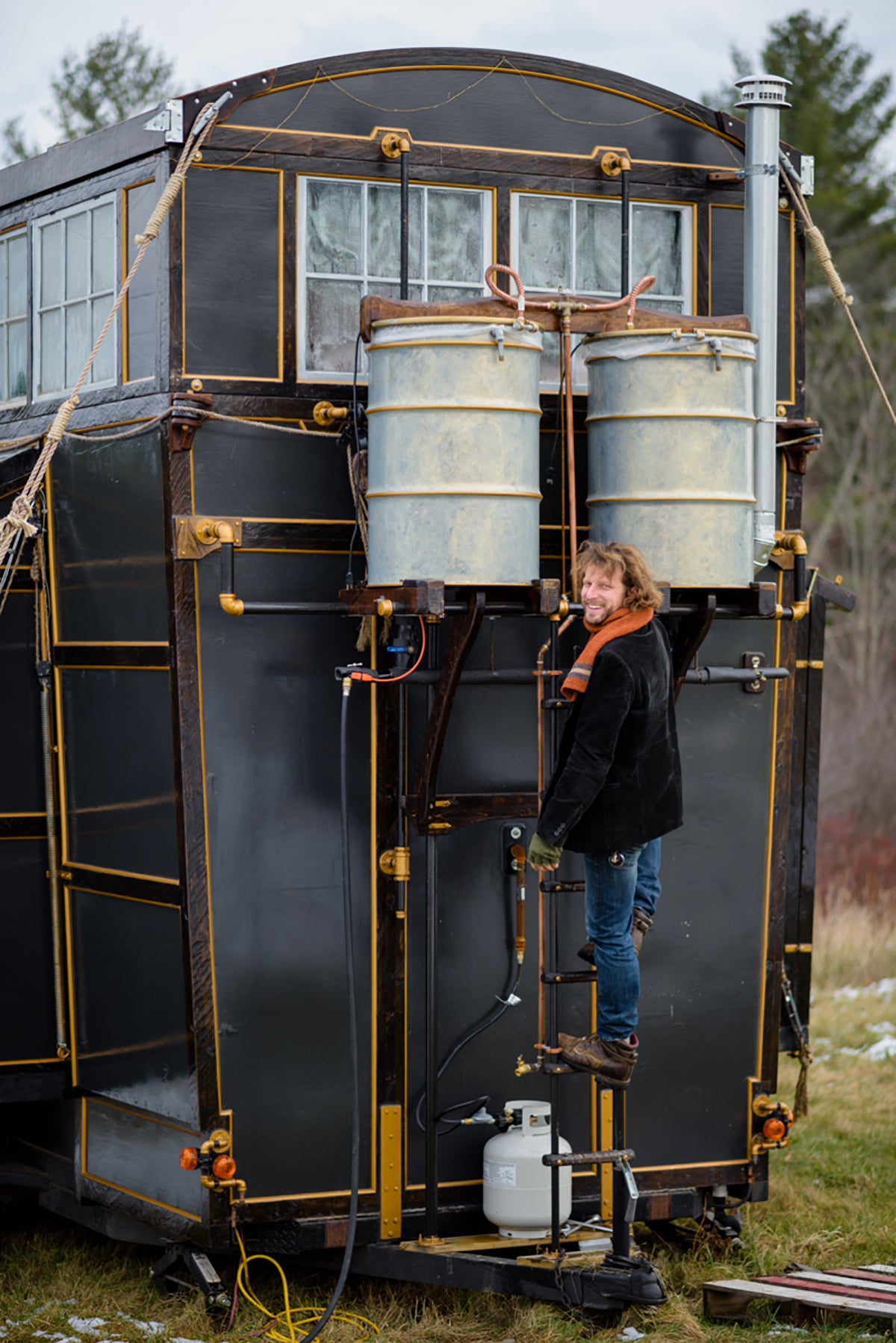 Peek Inside This Tiny House Decorated for Christmas