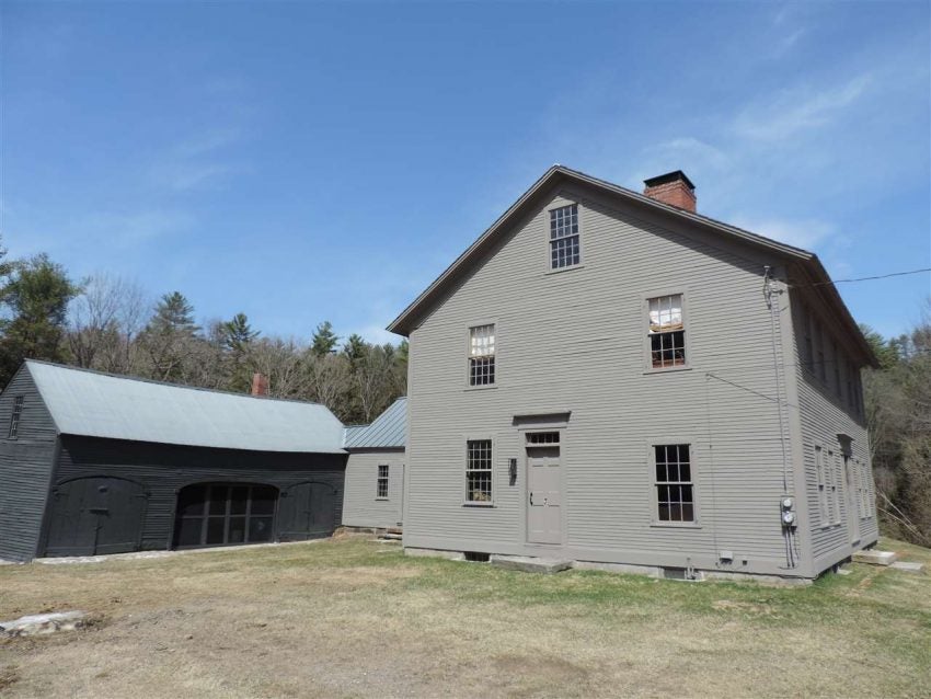 On the Market: A Chic Colonial in New Hampshire