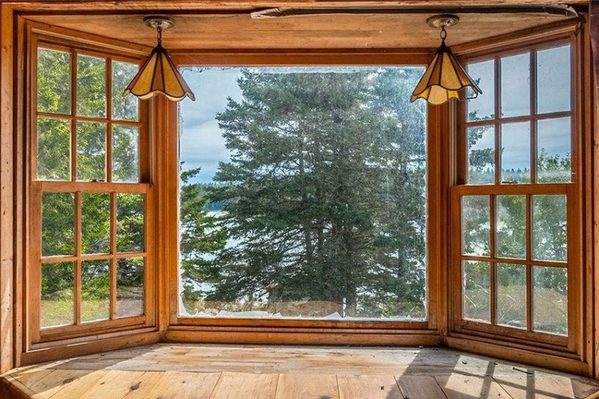 On the Market: A Rustic Island Retreat