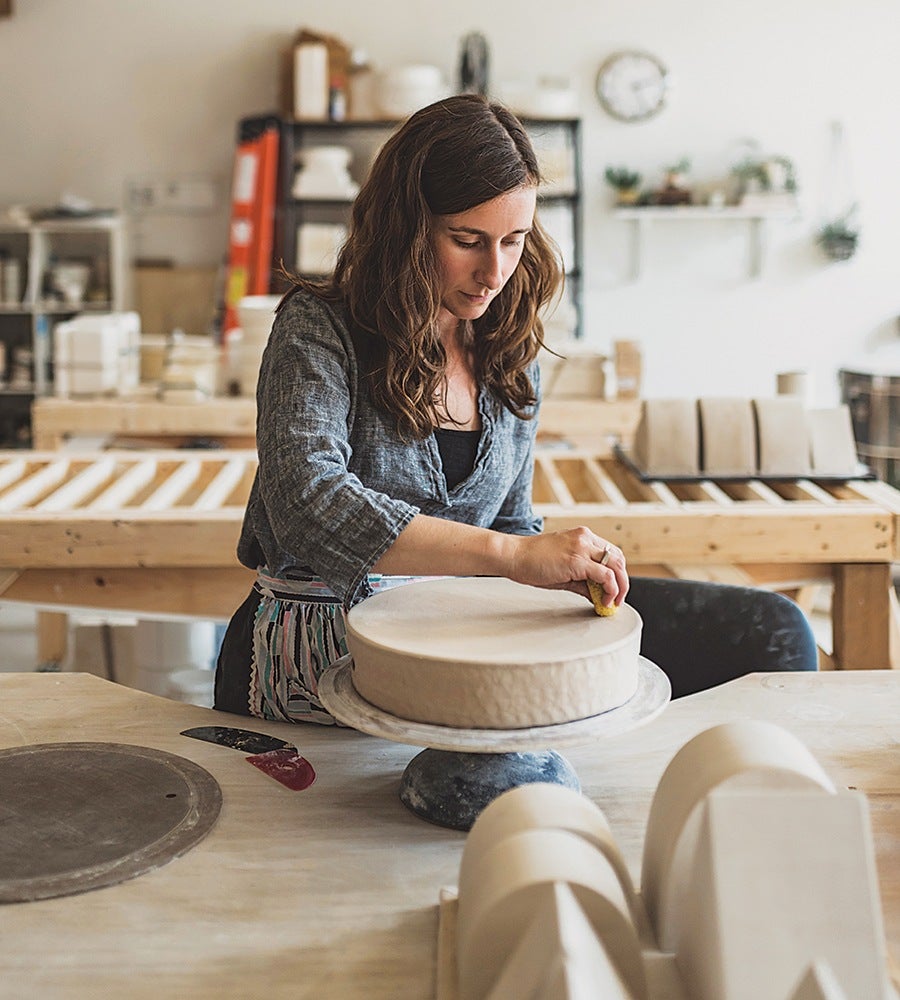 Elizabeth Benotti Crafts Beautiful, Functional Pottery for the Home