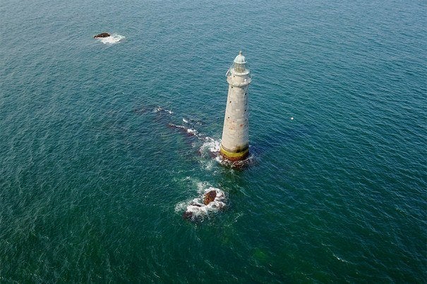 12 Gorgeous Lighthouses to Visit along the Massachusetts Coast