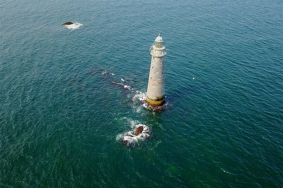 12 Gorgeous Lighthouses to Visit along the Massachusetts Coast