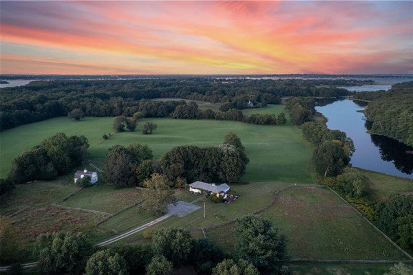 On the Market: The Hilltop Estate of the Chafee Family Political Dynasty