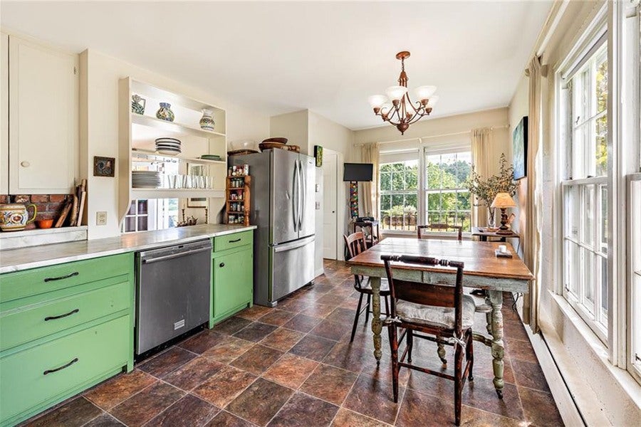On the Market: The Hilltop Estate of the Chafee Family Political Dynasty
