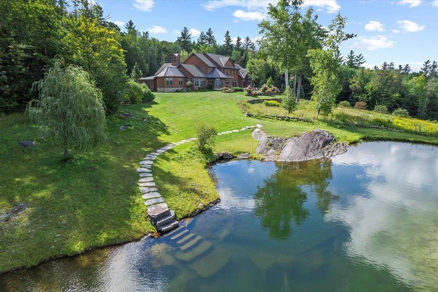 On the Market: A Vermont Lodge with Mountain Views