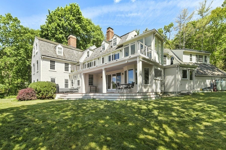 On the Market: A Revamped 1660s Colonial by the Sea in Manchester