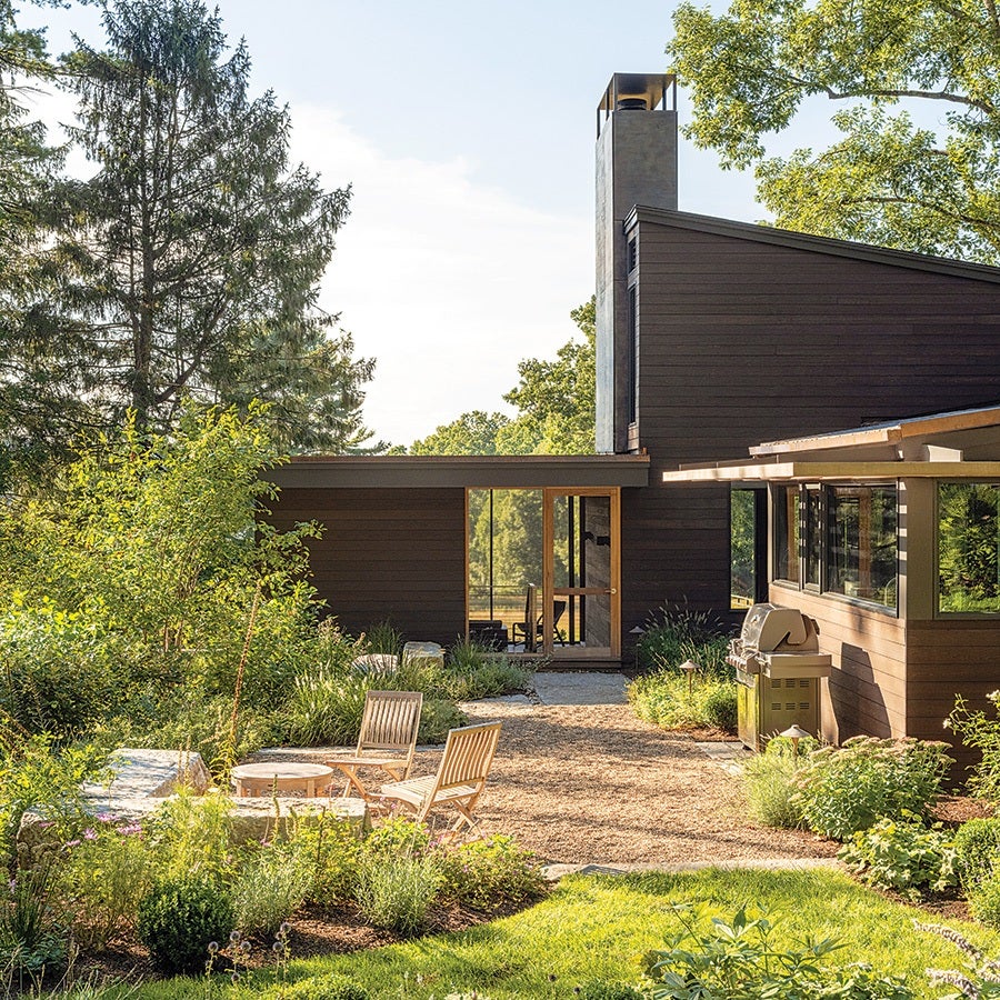 A Renovated Midcentury Home in Lincoln Embraces Nature